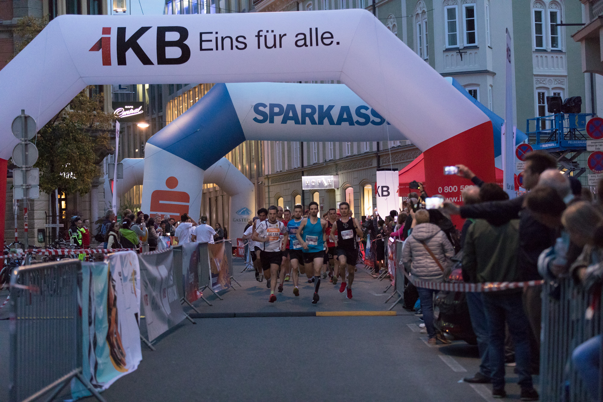 Nightrun_IBK_2017_(c)Webhofer_0210, Innsbruck Läuft