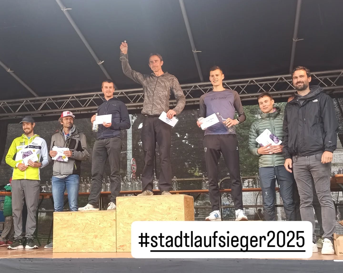 Thomas Roach und Julia Kuen heißen die Stadtlaufsieger 2025, Innsbruck Läuft